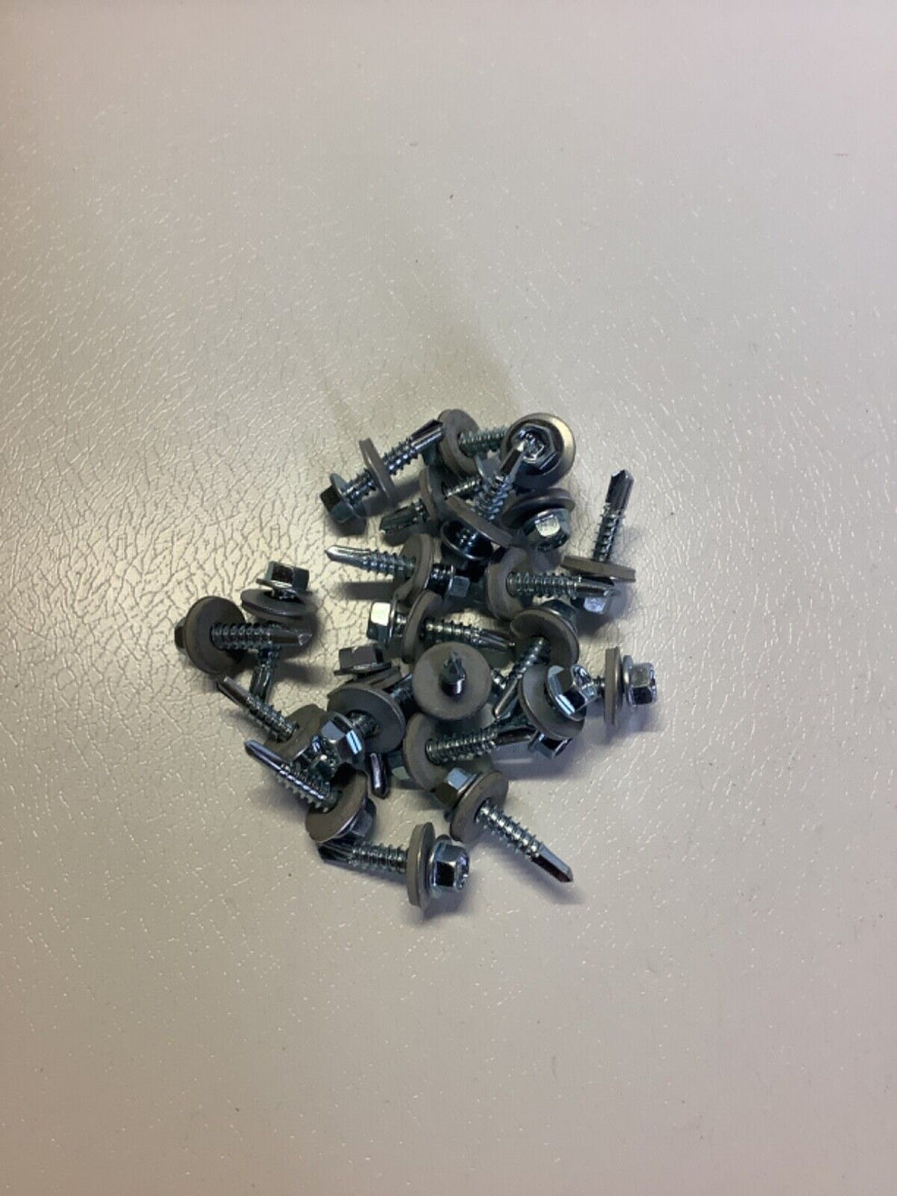 25mm Light Section Tek Screws C/W G16 Washer (100) – The Roofing Store